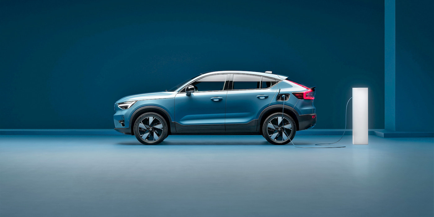 New Volvo C40 and XC40 EVs get improved range, faster charging, RWD ...