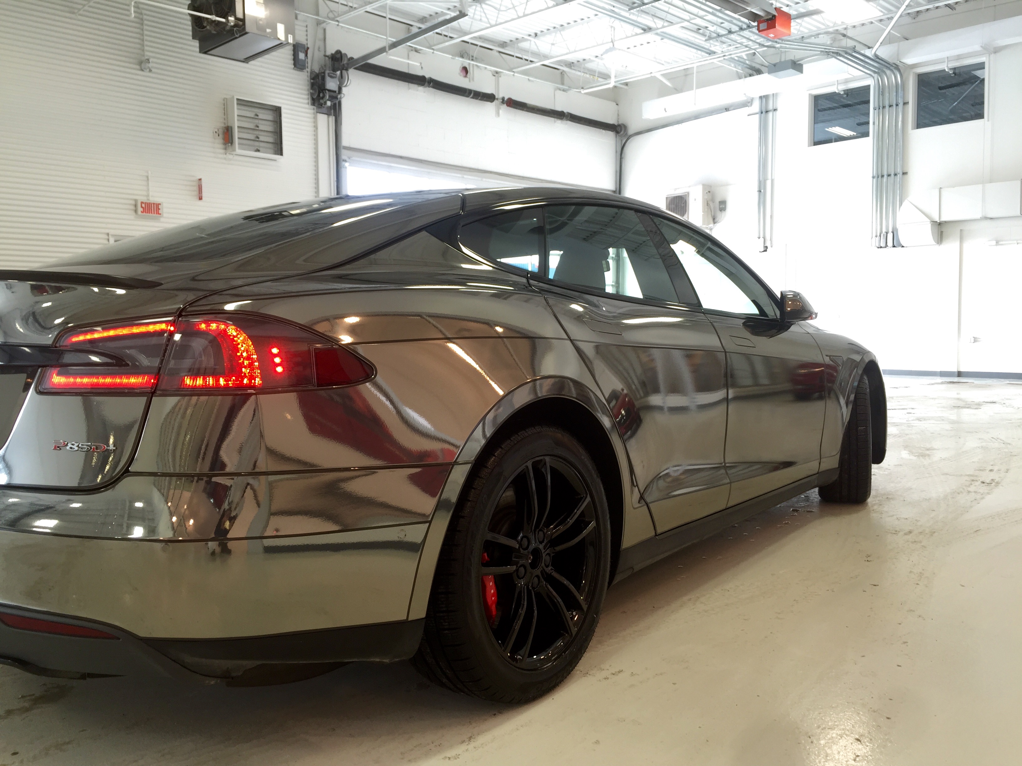 Chrome Tesla Model S P85D+ shown off at Montreal Ferrier Service Center ...