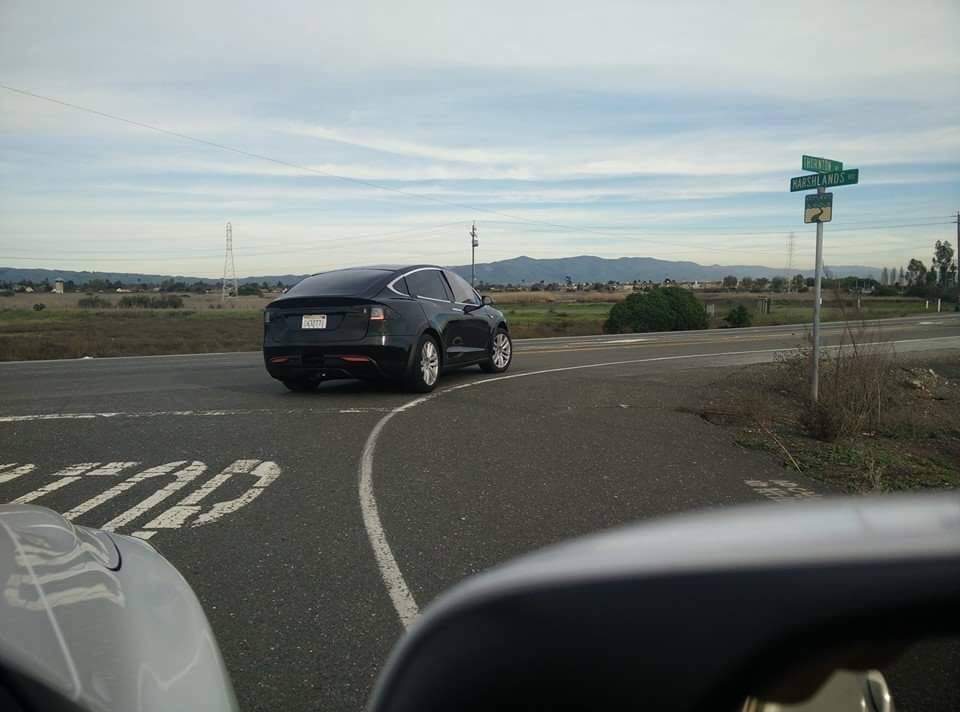 Black Tesla Model X prototype spotted in the wild with a trailer hitch ...