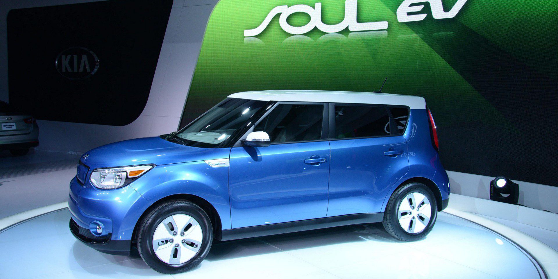 2018 Kia Soul EV gets a battery upgrade to bring the range over 100 ...