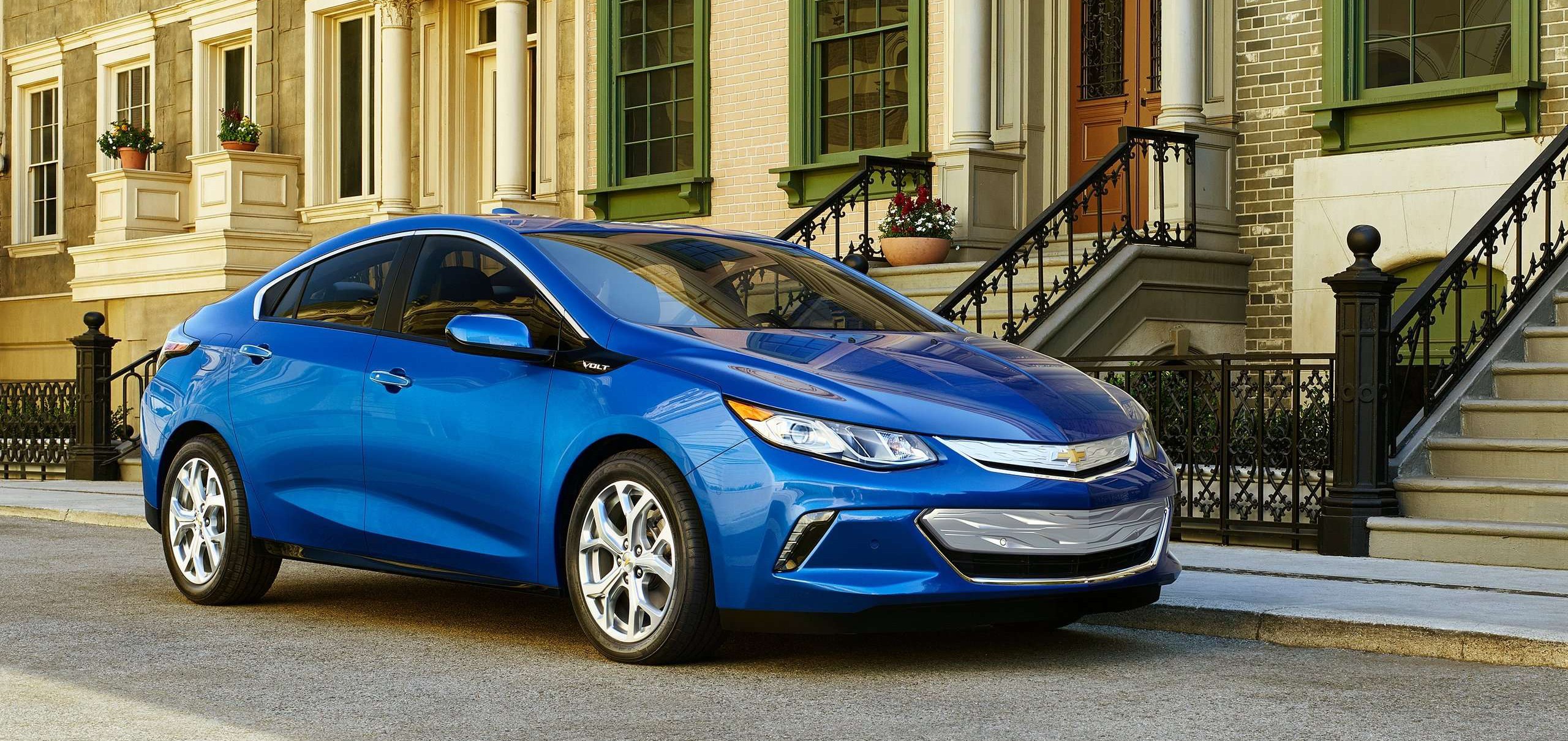 GM President announces "hypothetical" fleet of self-driving cars in ...