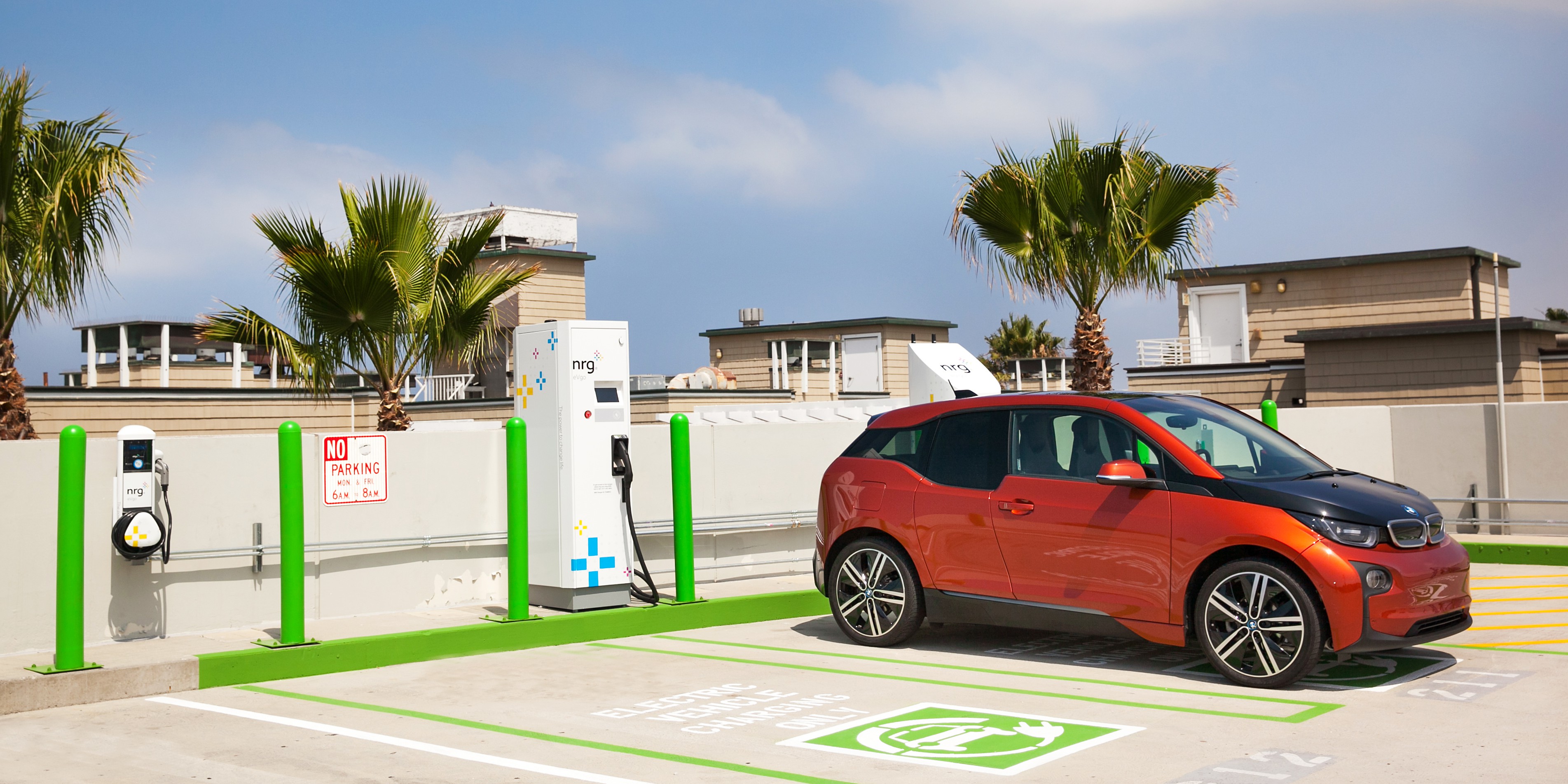 BMW will install 500 DC fast charging stations across 25 U.S. markets ...