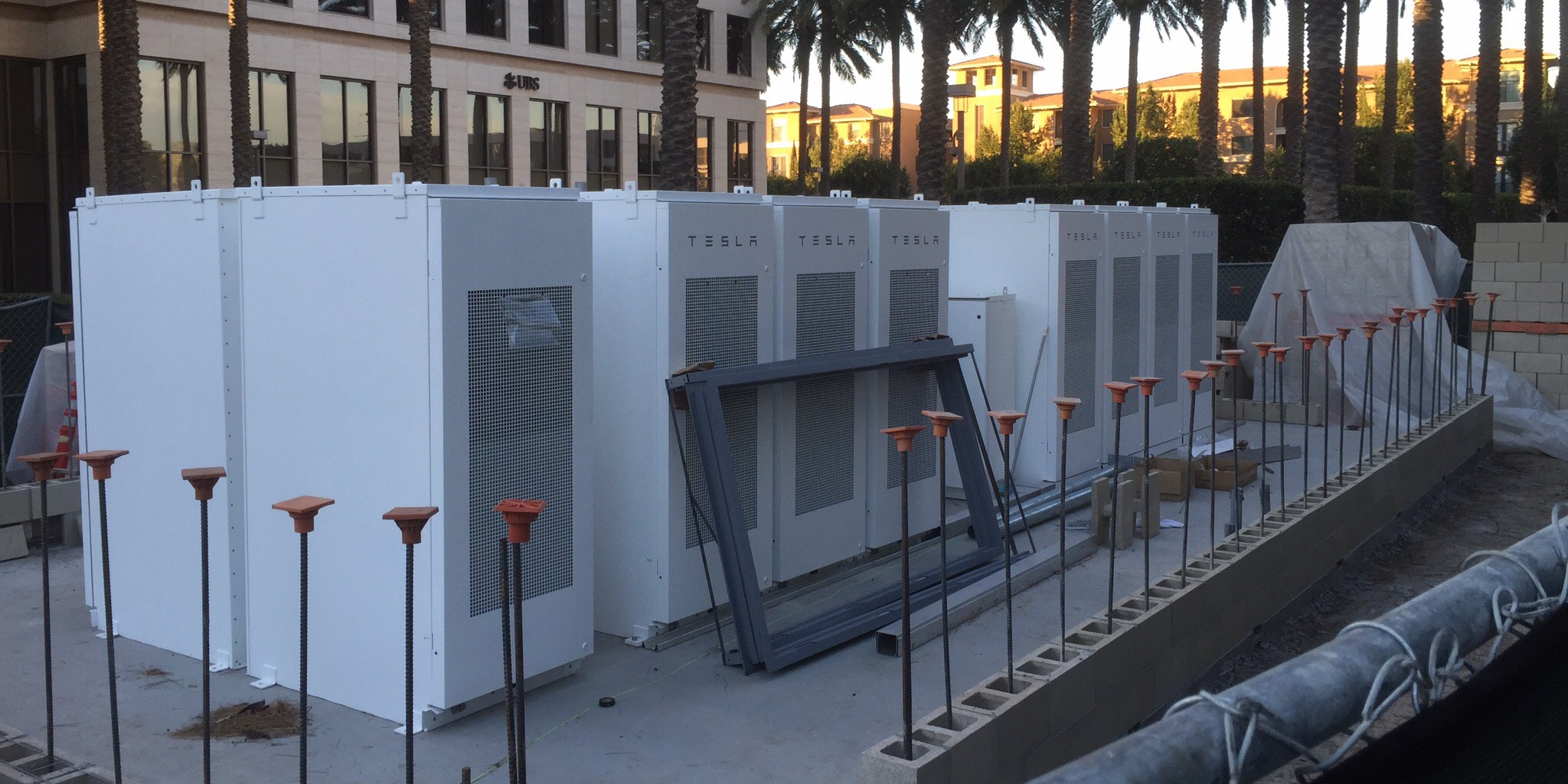 A new Tesla Powerpack and solar installation shows the potential of the ...
