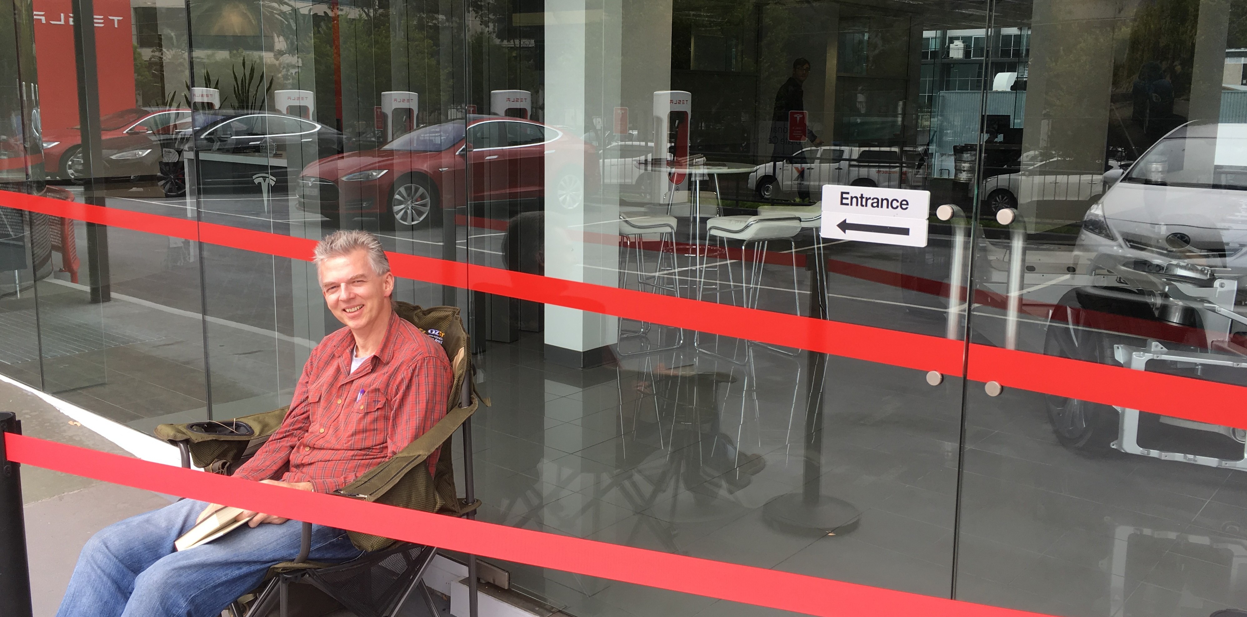 Tesla Model 3: first person already in queue to reserve at the Tesla ...