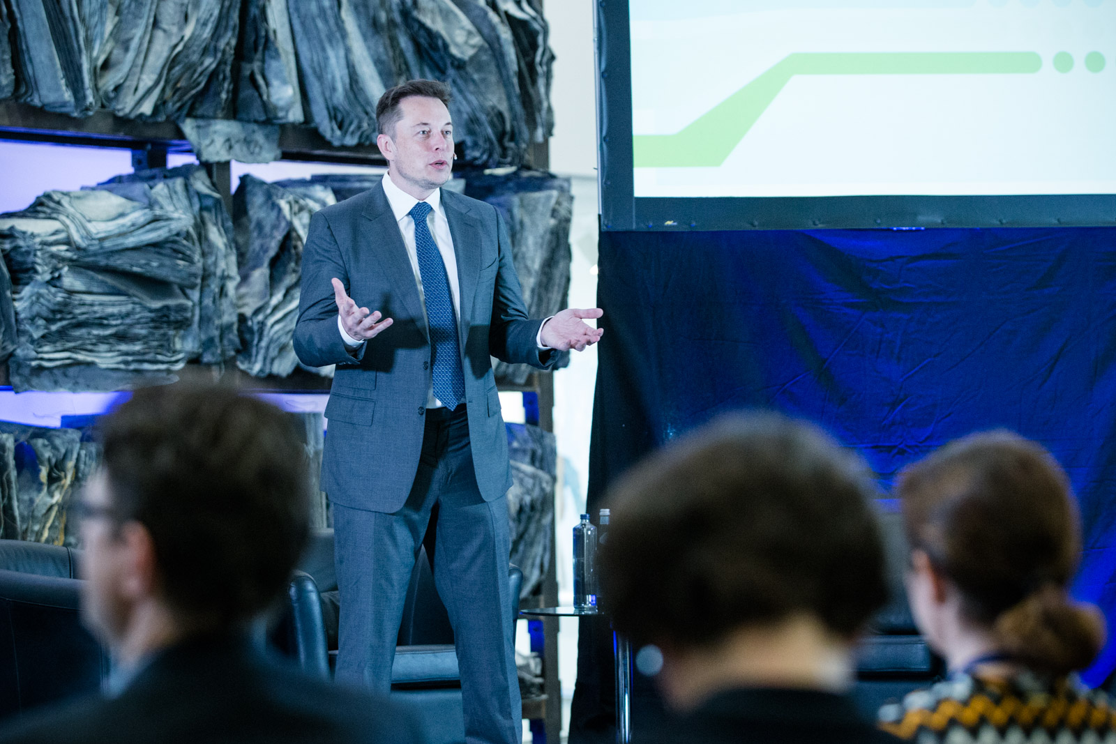 Elon Musk teases a new autonomous 'Tesla Mobility' service | Electrek