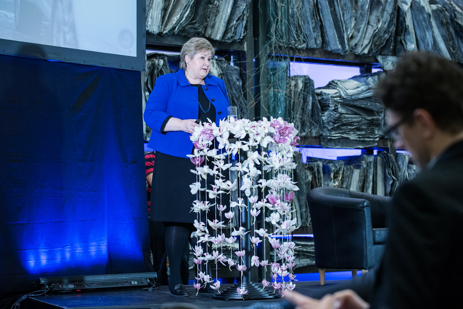 Elon Musk teases a new autonomous 'Tesla Mobility' service | Electrek