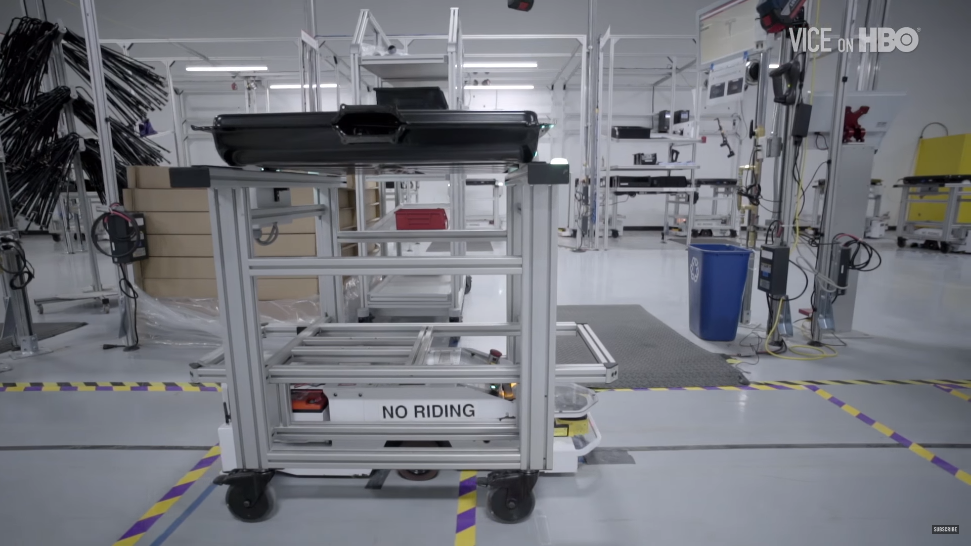 Tesla Gigafactory: a look at the robots and 'machine building the ...