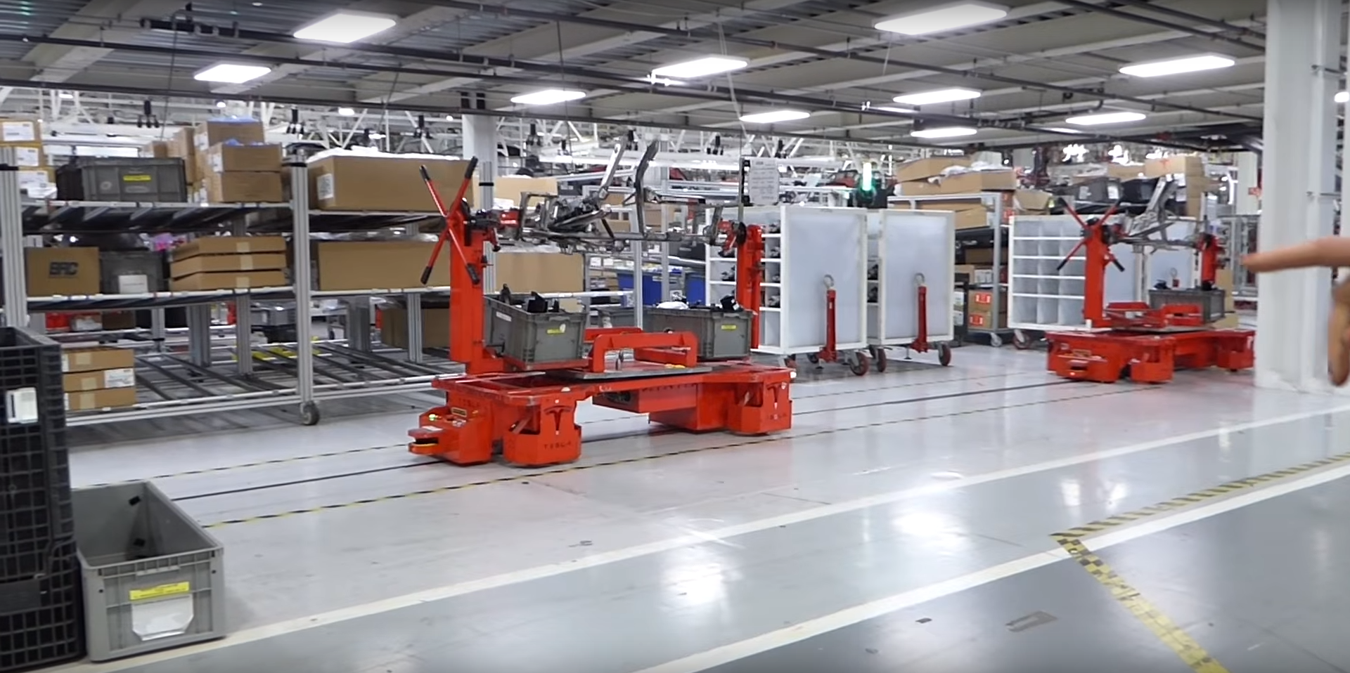 New footage of the Tesla Model X assembly line in Fremont Factory ...