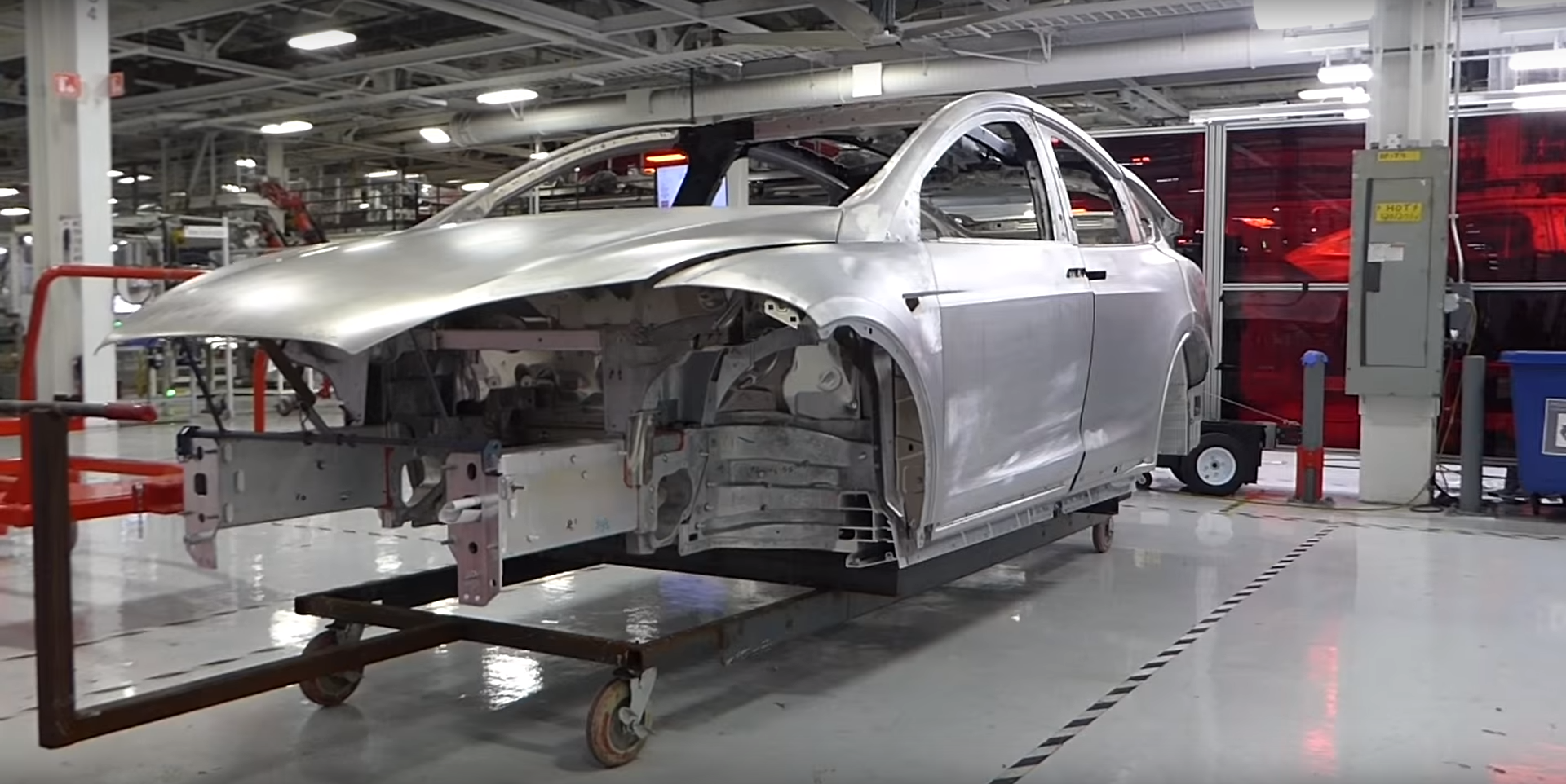 New footage of the Tesla Model X assembly line in Fremont Factory ...