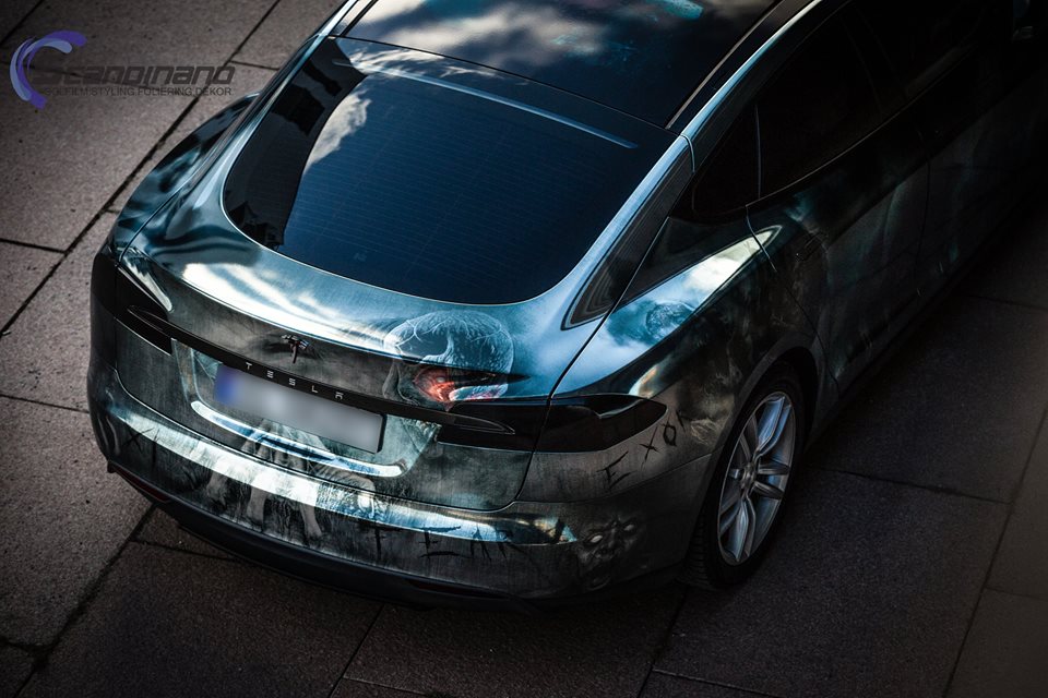 A zombie-themed Tesla Model S to blend in during the apocalypse ...