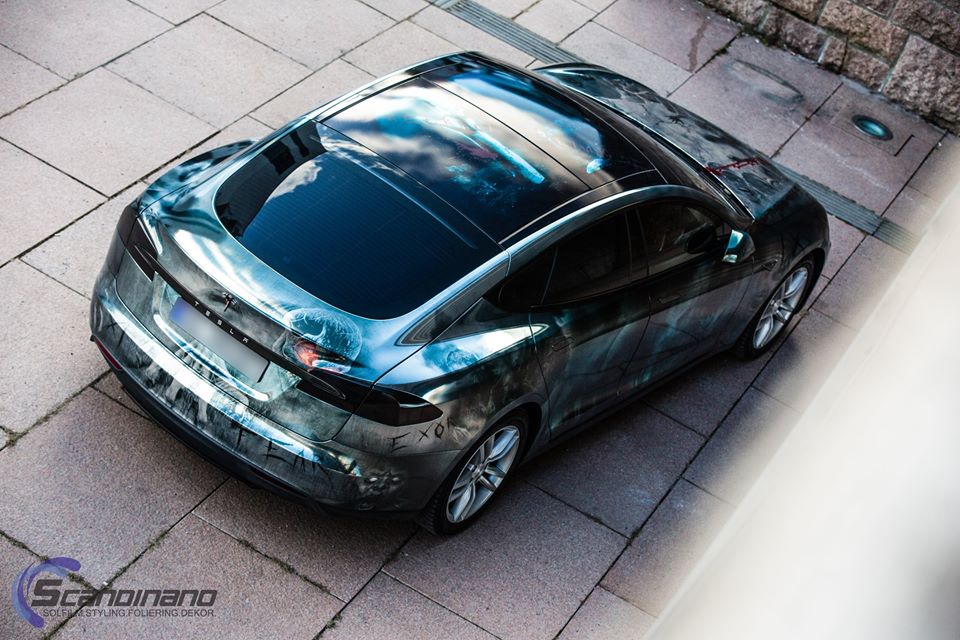 A zombie-themed Tesla Model S to blend in during the apocalypse ...