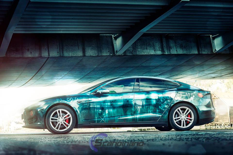 A zombie-themed Tesla Model S to blend in during the apocalypse ...