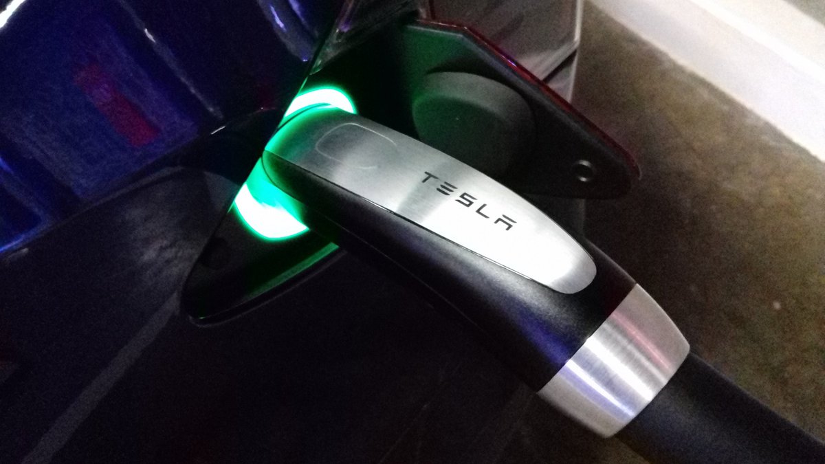 Tesla Model X makes it to Mexico and first Supercharger goes online ...