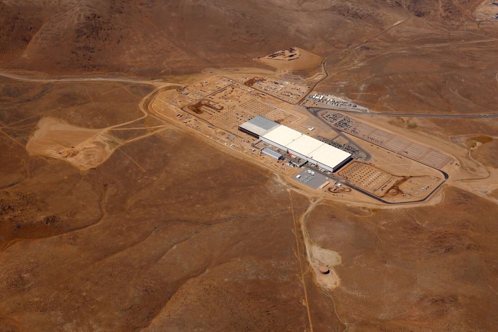 Tesla Gigafactory: New aerial pictures show progress and new expansions ...