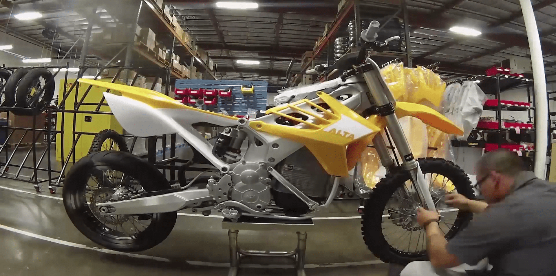 Alta Motors starts production of its all-electric $15,000 motorcycle ...