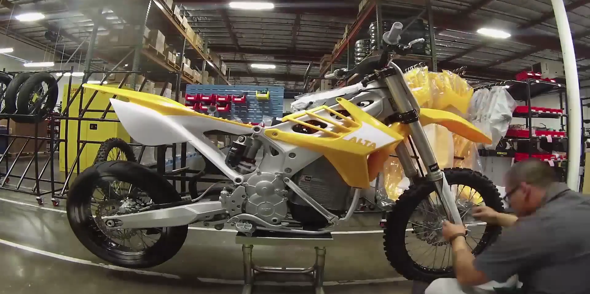Alta Motors starts production of its all-electric $15,000 motorcycle ...