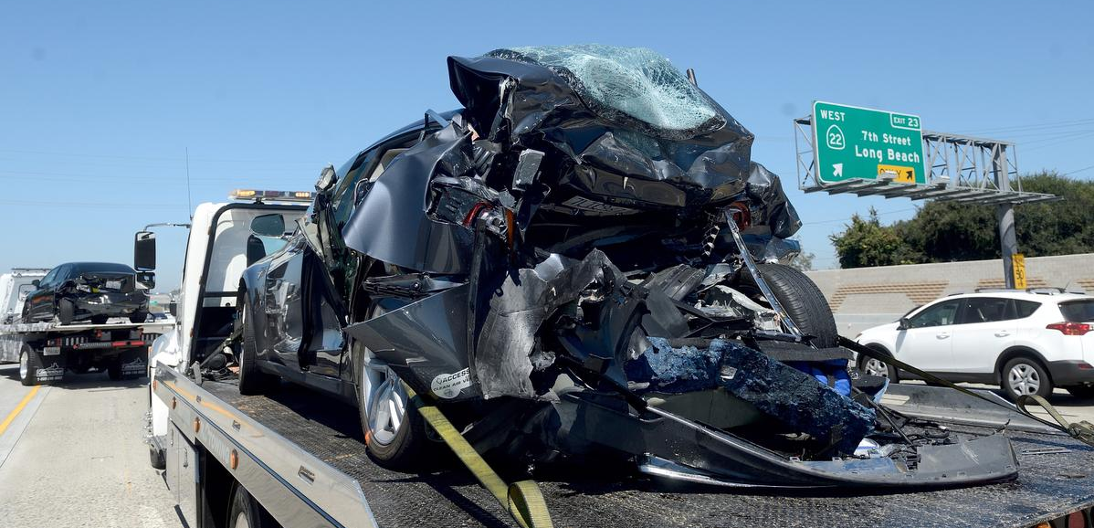 Rare fatal accident in a Tesla Model S rear-ended by a large SUV in ...