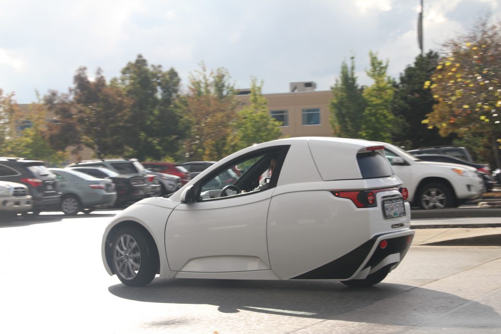 ­Electra Meccanica unveils the production version of the SOLO, a ...