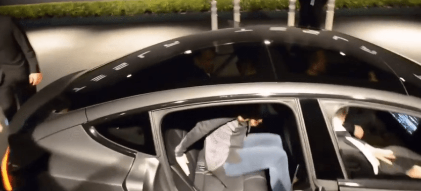 Tesla Glass: the electric automaker's latest top-secret program | Electrek