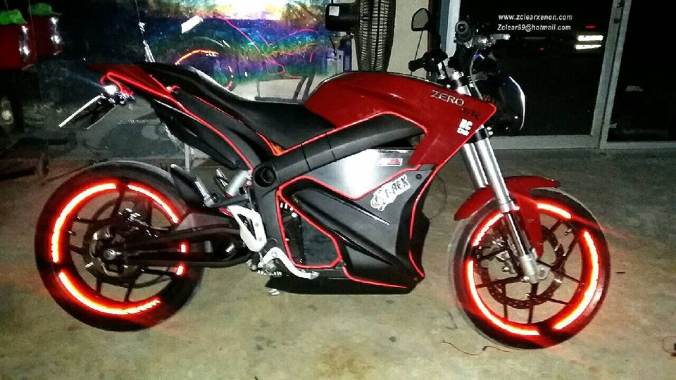 Zero Motorcycle owner adds neon wires to his electric bike for a low ...