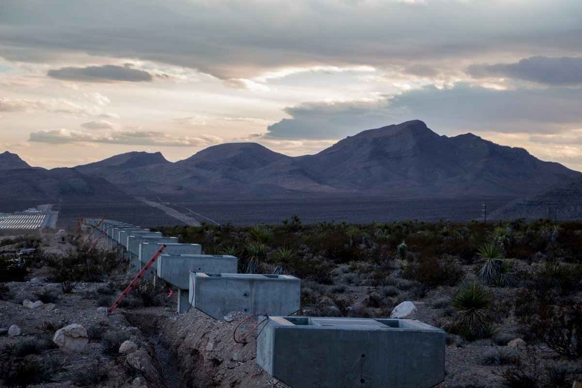 Hyperloop One installs the first tube of its 'DevLoop' in Las Vegas ...