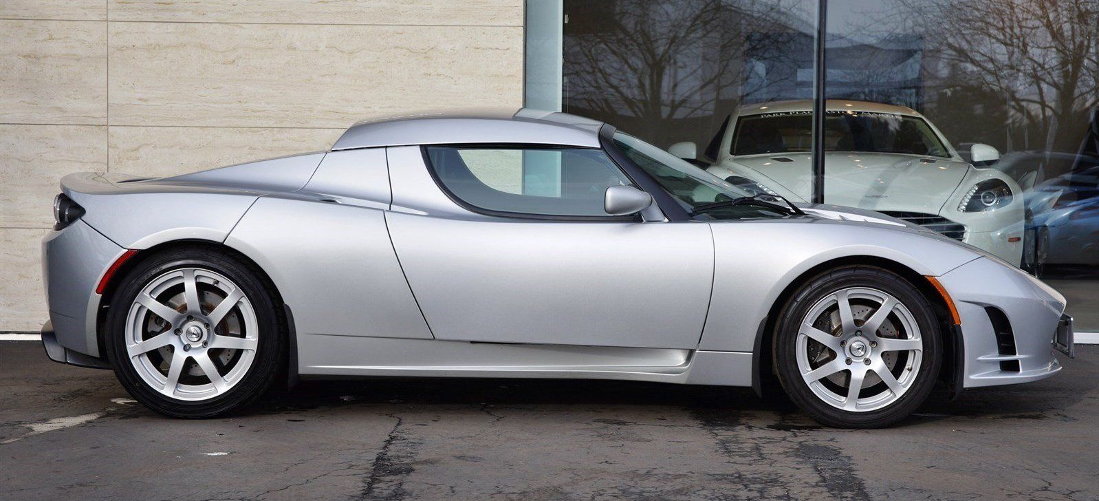 Someone is trying to sell an early Tesla Roadster 'prototype' for $1 ...