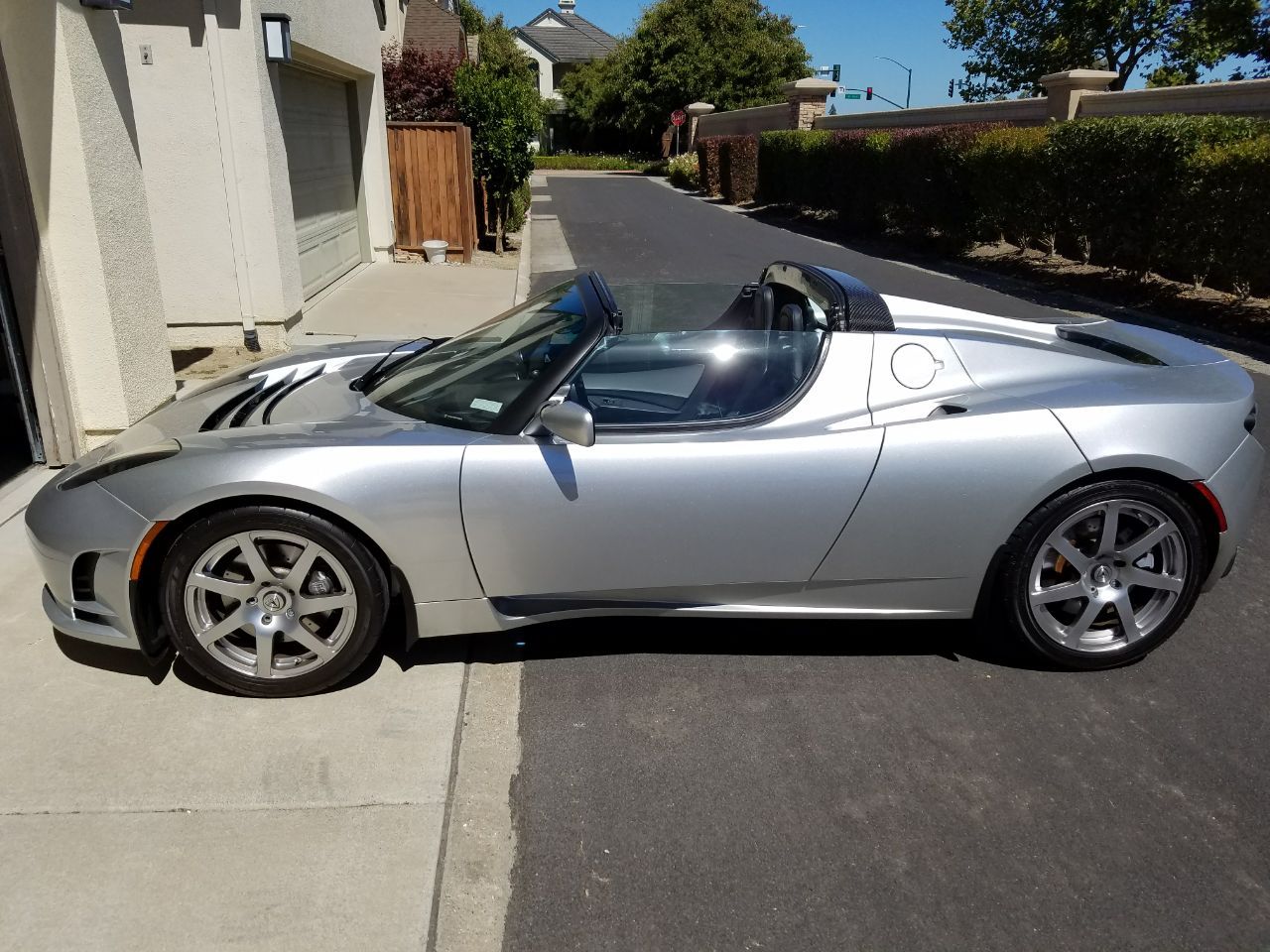 Someone is trying to sell an early Tesla Roadster 'prototype' for $1 ...