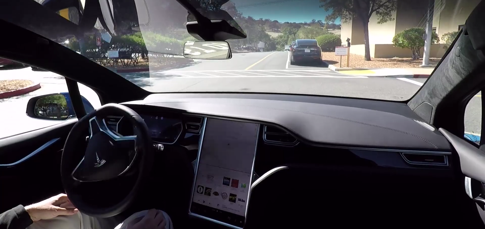 Watch Tesla's new fully self-driving car navigate around Palo Alto ...