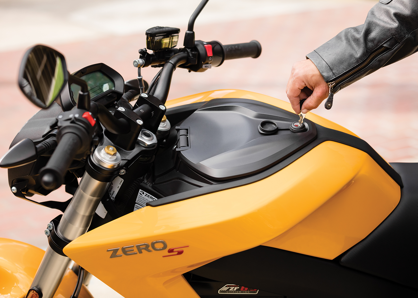 Zero Motorcycles unveils its 2017 electric bike lineup: now over 200 ...