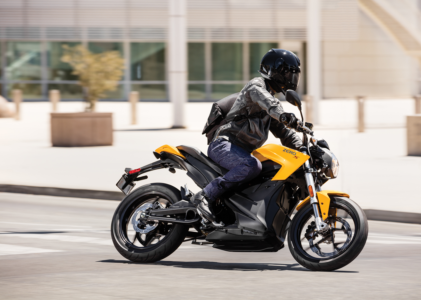 Zero Motorcycles unveils its 2017 electric bike lineup: now over 200 ...