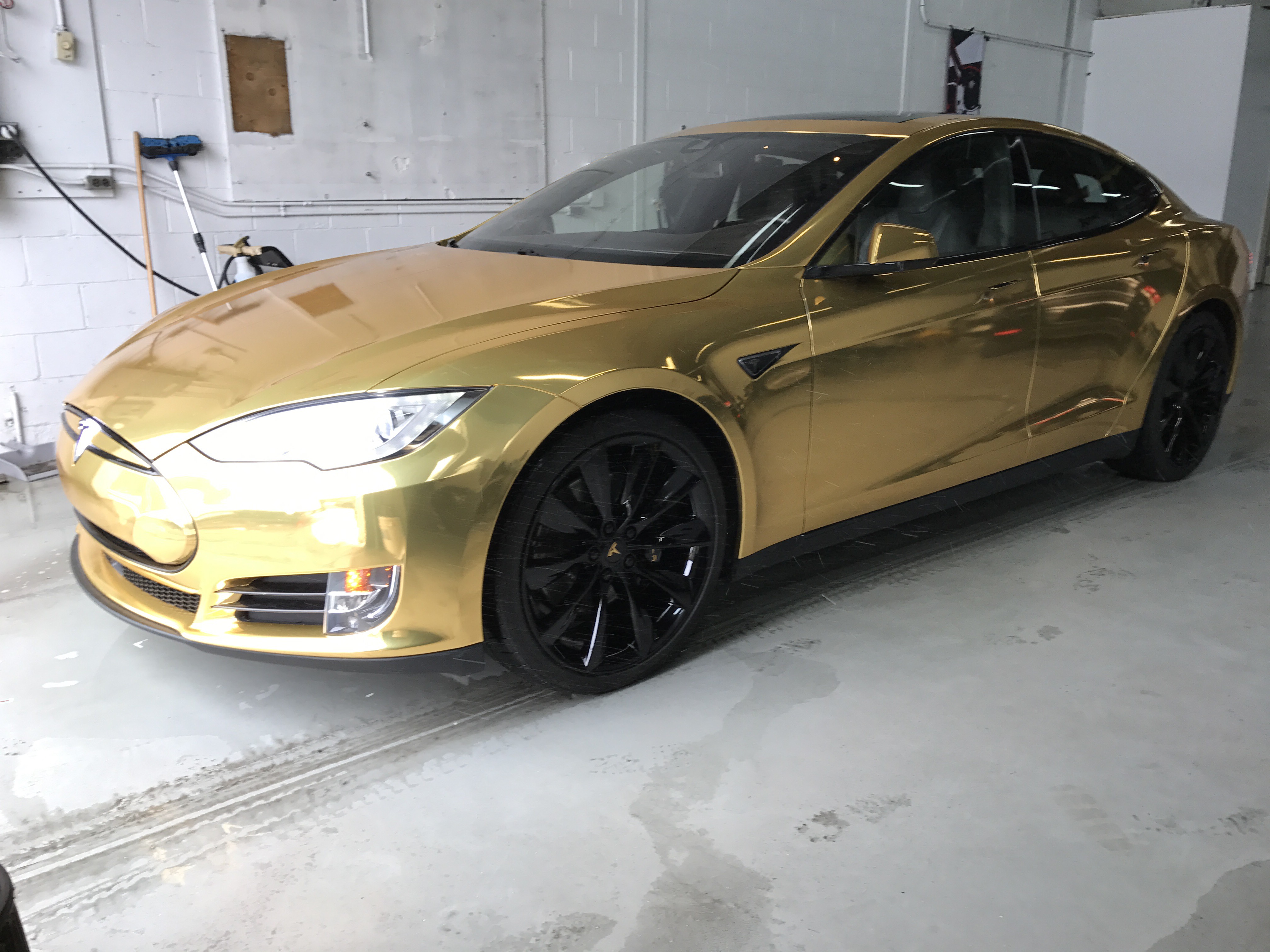 A Tesla fit for President Trump: gallery of new gold chrome wrapped ...