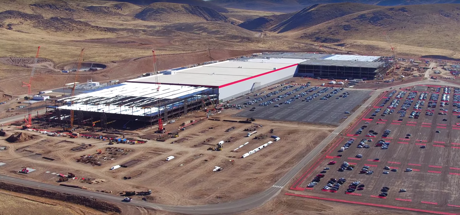 Tesla Gigafactory now employs over 850 workers, 1,000 more to come in ...