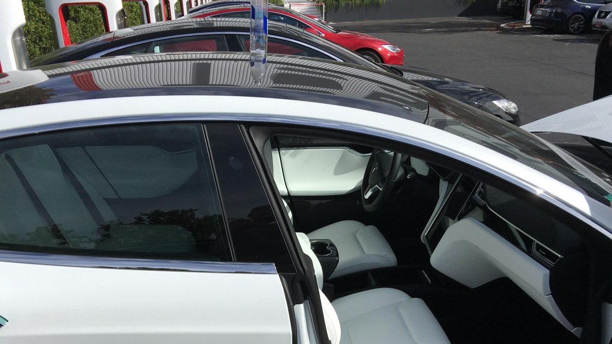 Tesla all-glass roof - Electrek