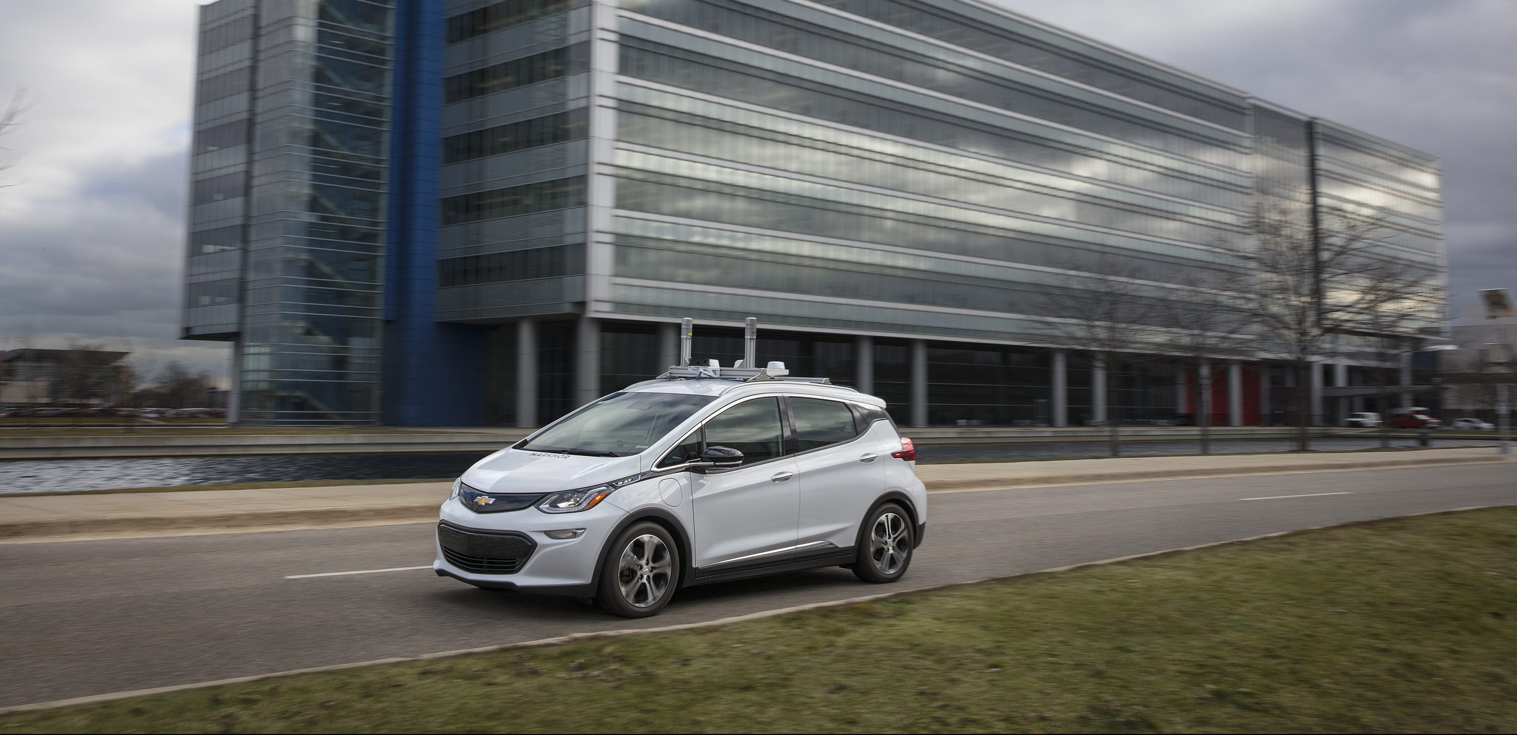 GM is bringing its self-driving Chevy Bolt EV program to Michigan for ...
