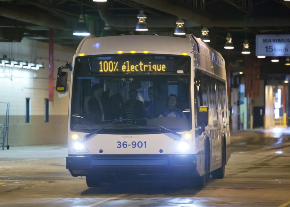 Montreal takes delivery of 3 new all-electric buses made in Canada ...