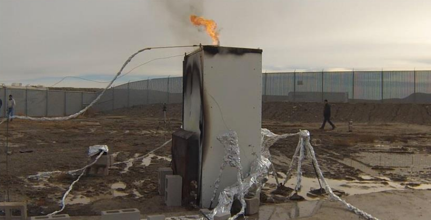 Tesla set fire to a Powerpack to test its safety features - the results ...