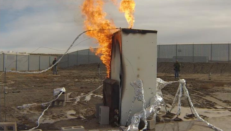 Tesla set fire to a Powerpack to test its safety features - the results ...