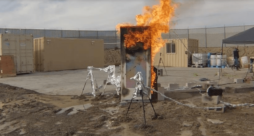 Tesla set fire to a Powerpack to test its safety features - the results ...