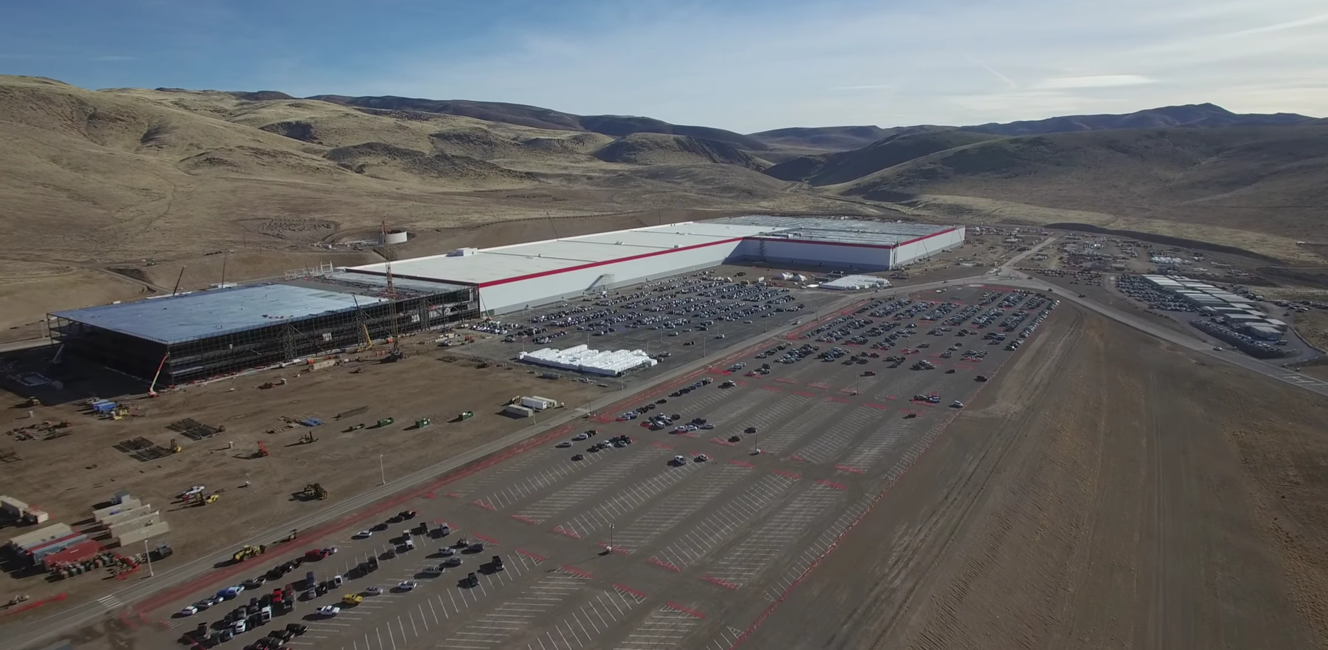 Tesla Gigafactory: new drone video shows progress on south and north ...
