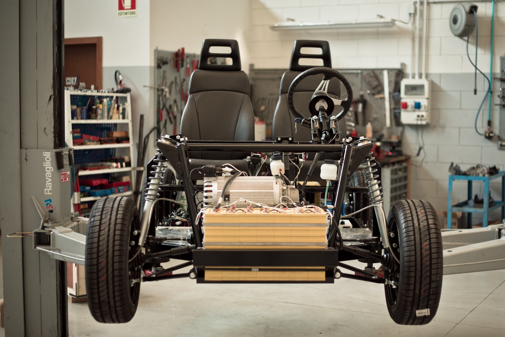 A $12,000 open-source hardware platform to develop electric vehicles ...