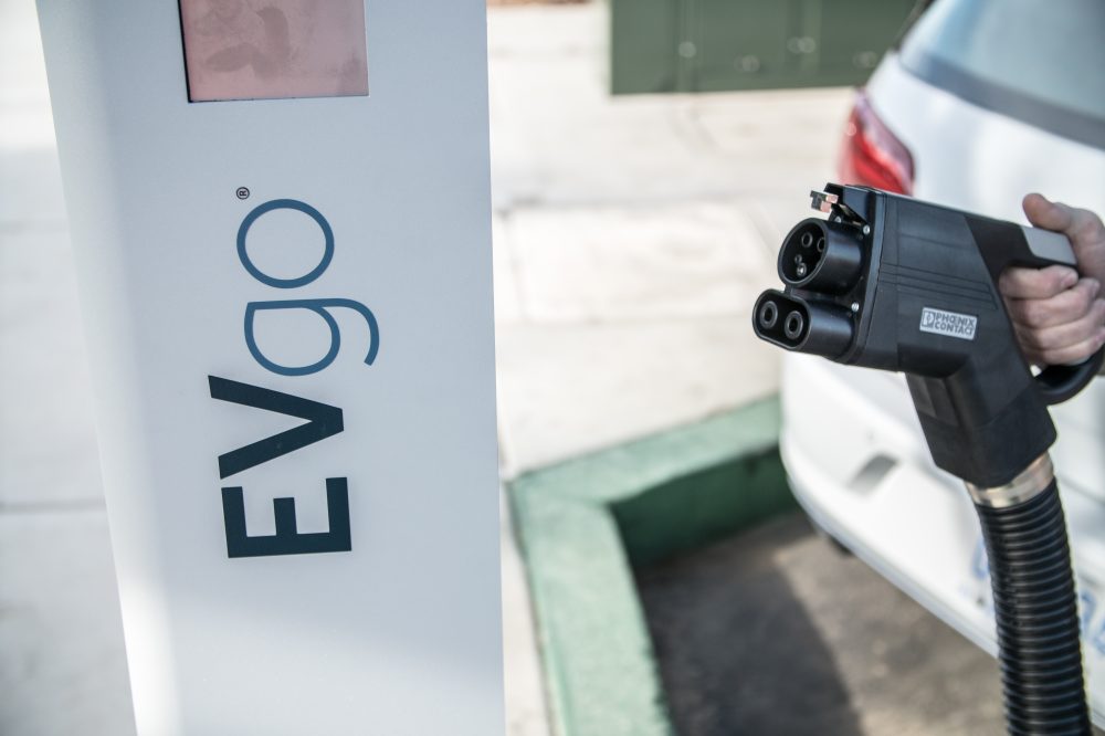 The first 'High-Power fast-charging station' (150-350 kW) is installed ...