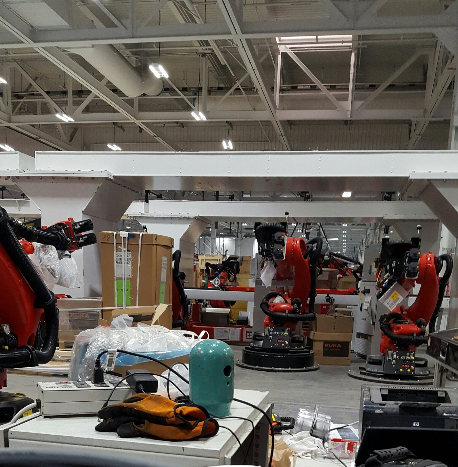 Tesla receives massive shipment of robots for Model 3 production line ...