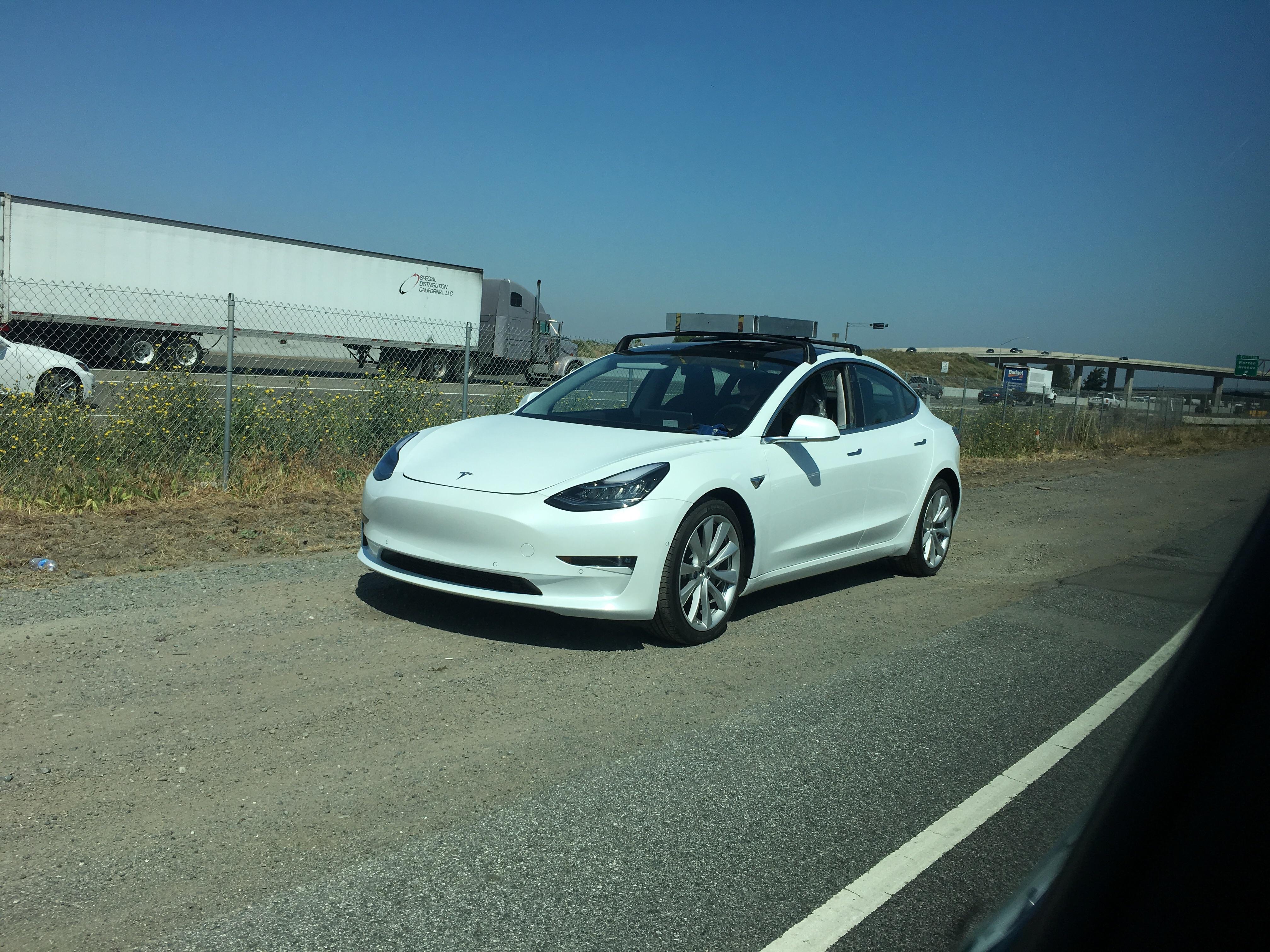 Tesla Model 3 spotted testing with roof racks | Electrek