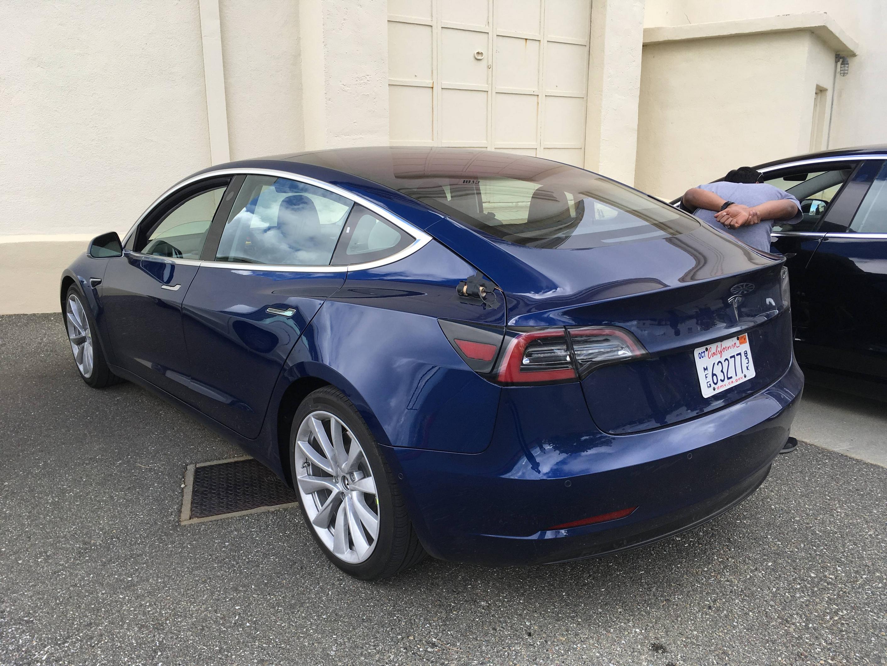 New Tesla Model 3 photos show us the clearest view yet of the cockpit ...