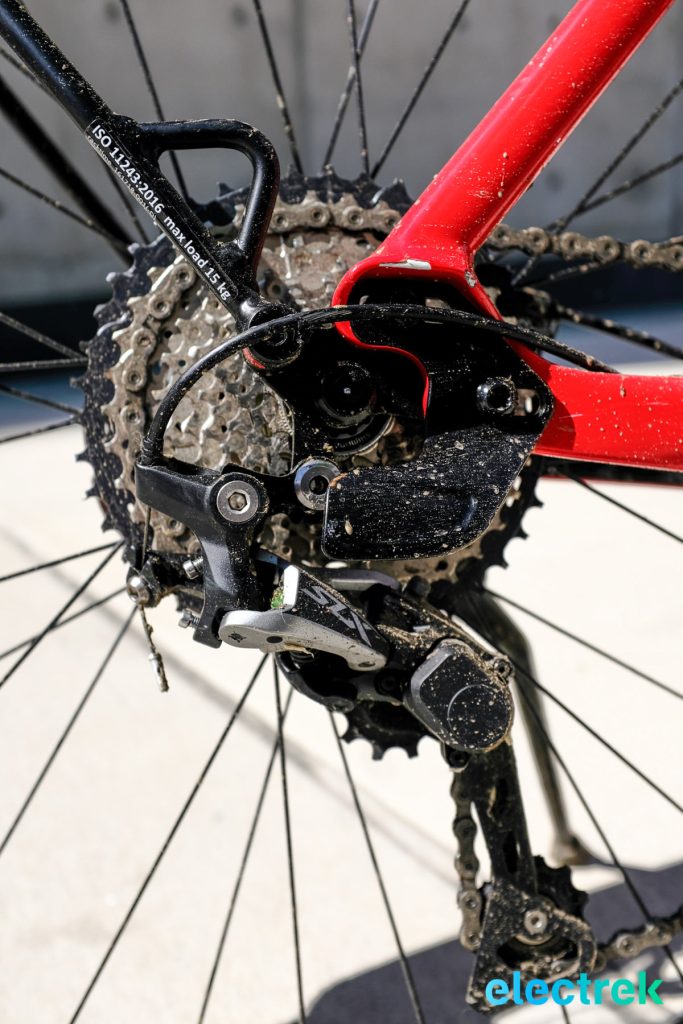 The Electrek Review: Is the Trek Super Commuter +8S super at commuting ...