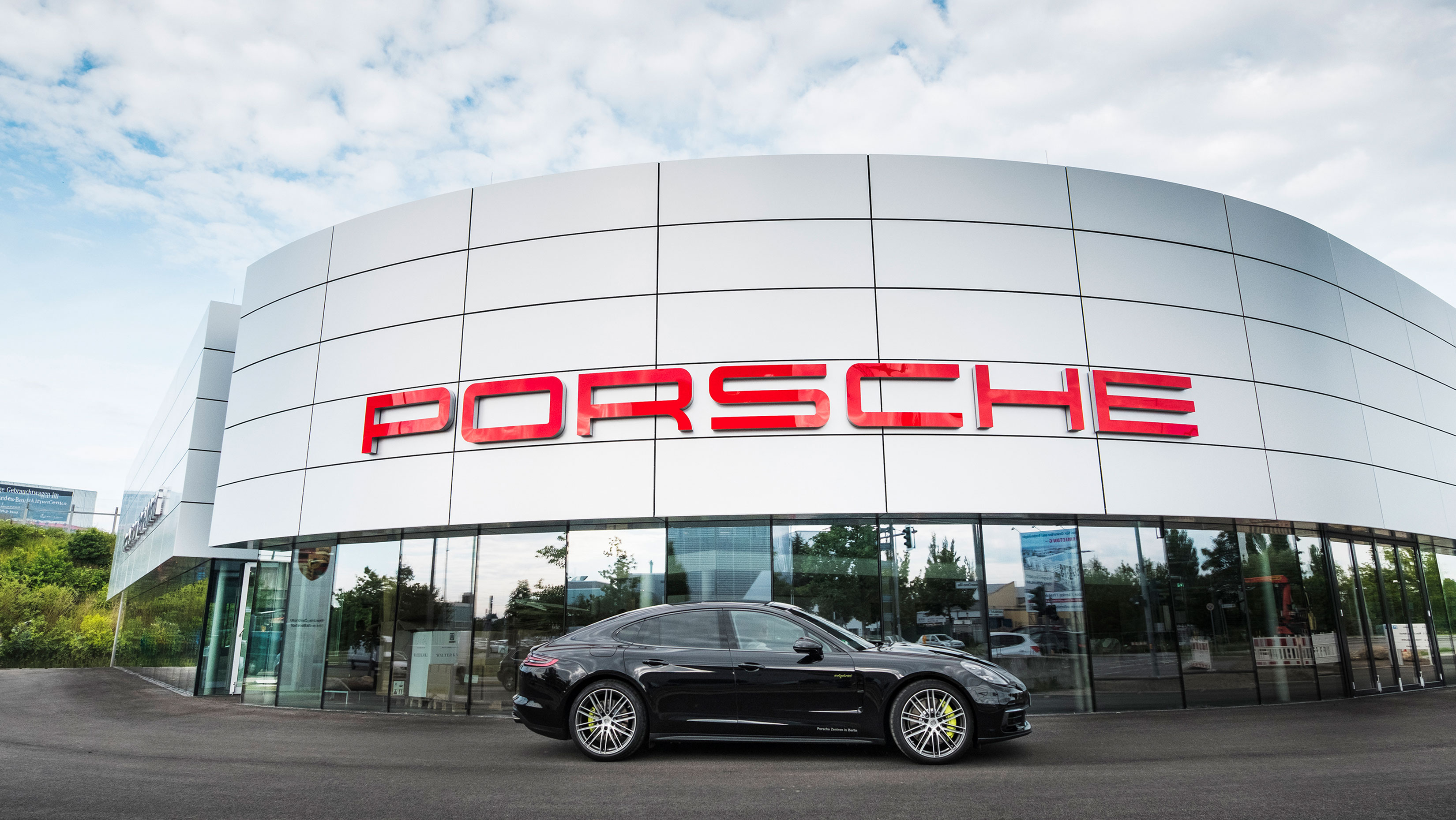 Porsche installs first ultra-fast 350 kW EV charging station | Electrek