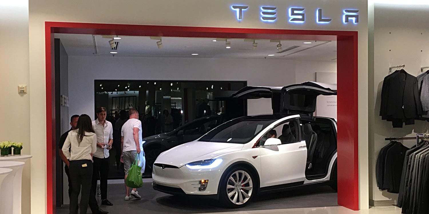 Tesla claims its stores dwarf Apple Store's record $5,500 in sales per ...