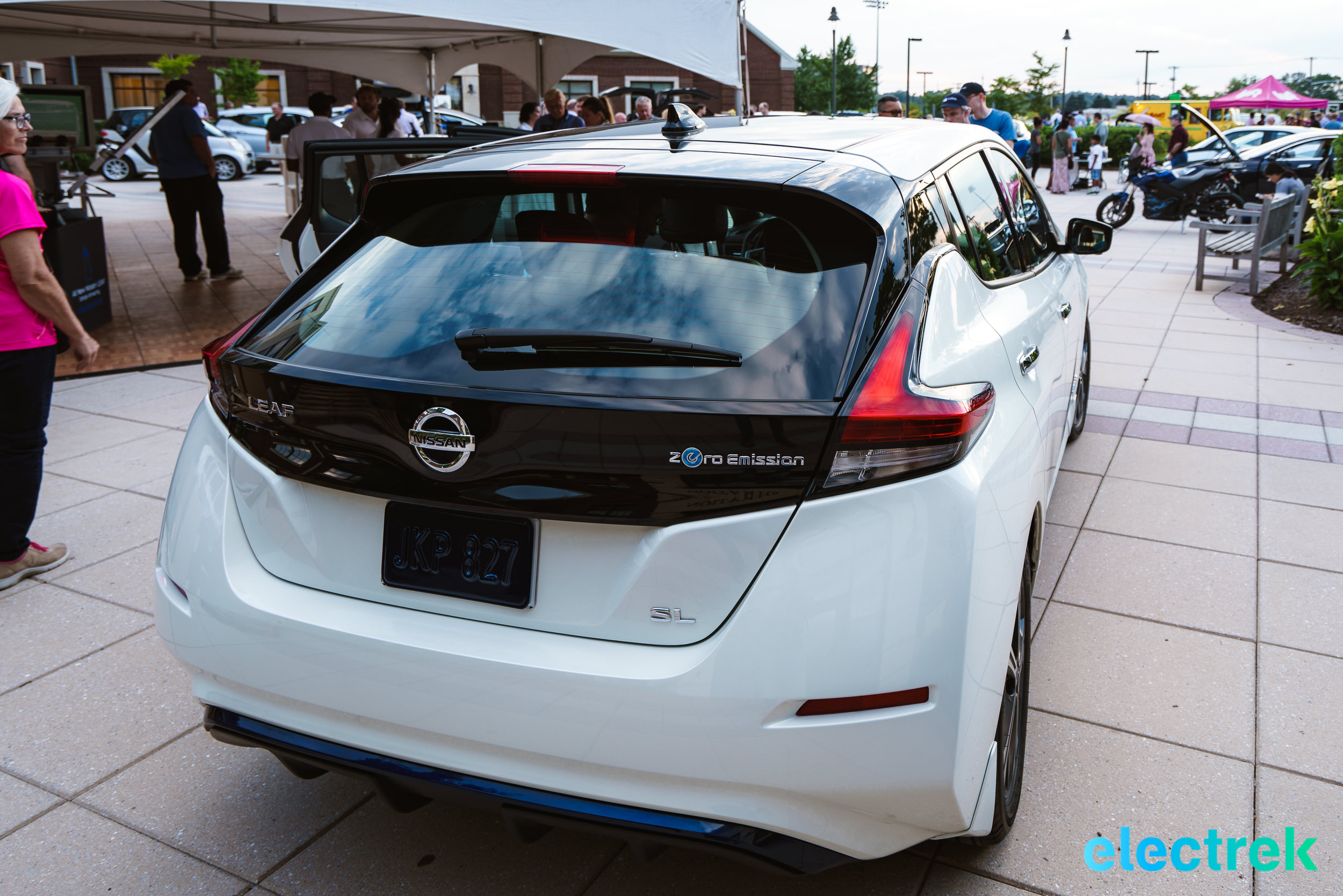 New Nissan Leaf 2018 - Photos from every imaginable angle and night ...