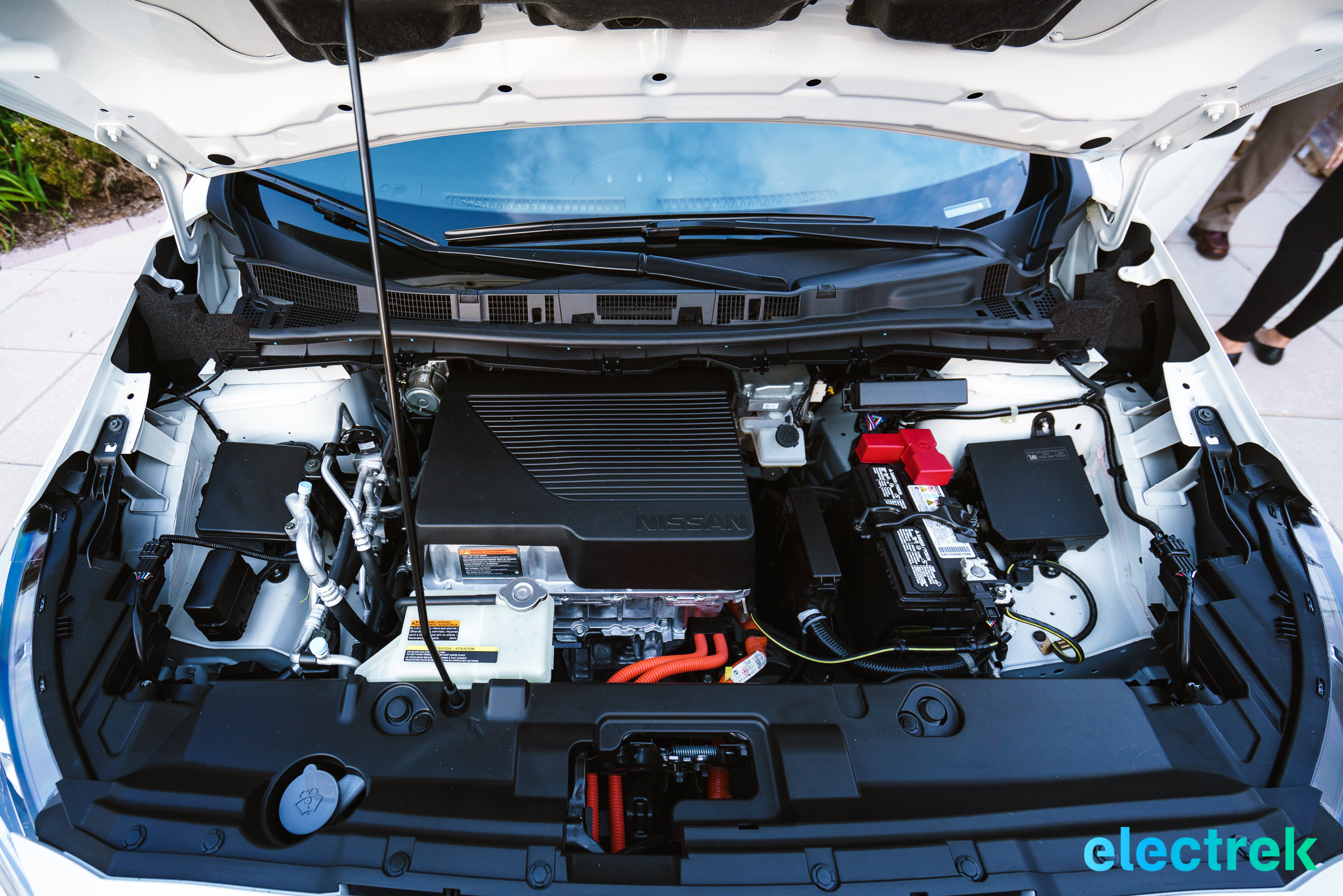 New Nissan Leaf 2018 - Photos from every imaginable angle and night ...