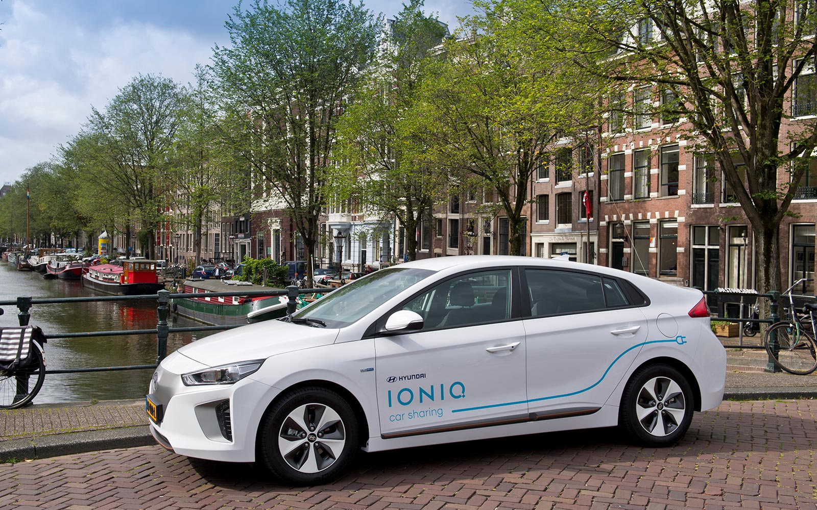 Hyundai launches electric car sharing service -starting with 100 Ioniq ...
